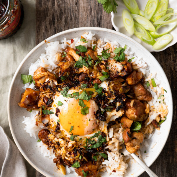 Rijst met ketjap kip en een pittig ei - Food From ClaudNine